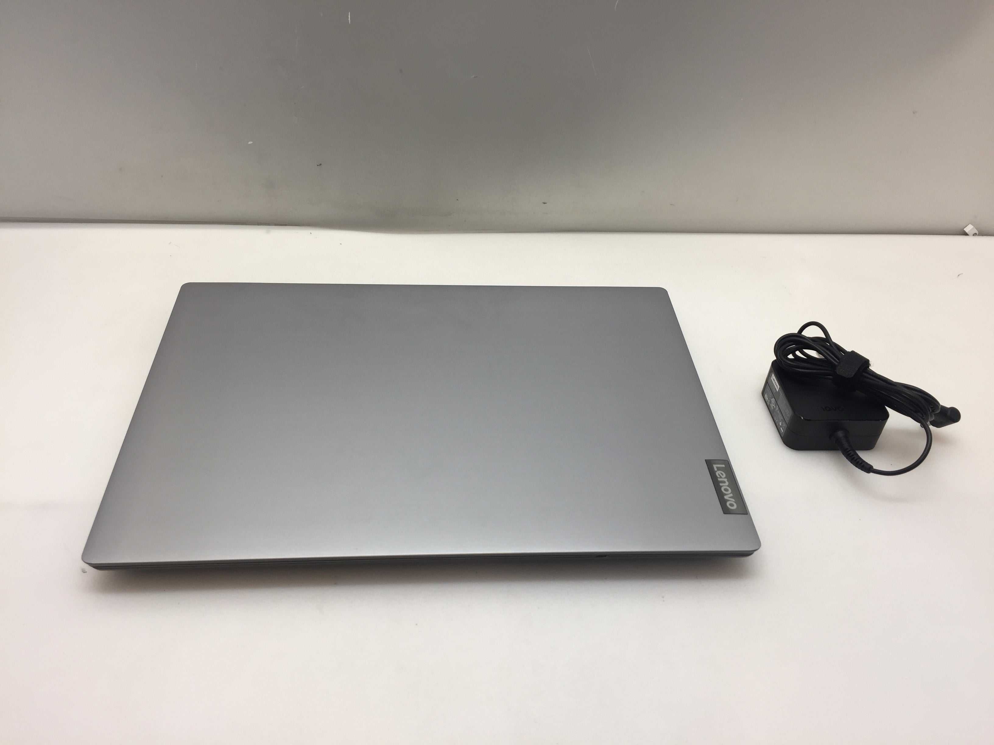 Laptop Lenovo IdeaPad L340-15IWL 15.6 in. Intel i3-8145u 2.1 Laptop Lenovo IdeaPad L340-15IWL 15.6 in. Intel i3-8145u 2.1