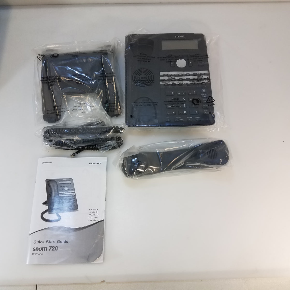 Snom 720 IP VoIP Desktop 4-Line PoE Phone Dark Gray – NT Electronics LLC